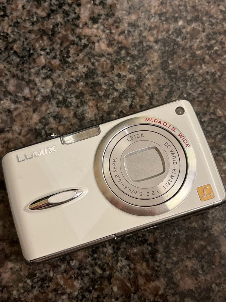 Lumix Panasonic DMC-FX01 White Digicam, Photography, Cameras on Carousell