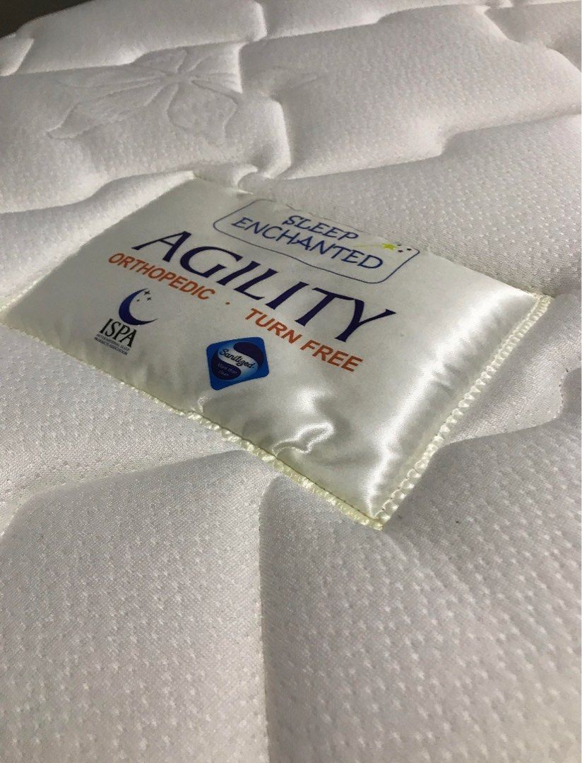 Quality pull out single bed w storage drawers, Furniture & Home Living ...