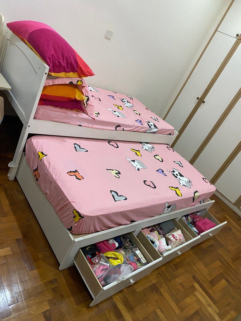 Quality pull out single bed w storage drawers, Furniture & Home Living ...