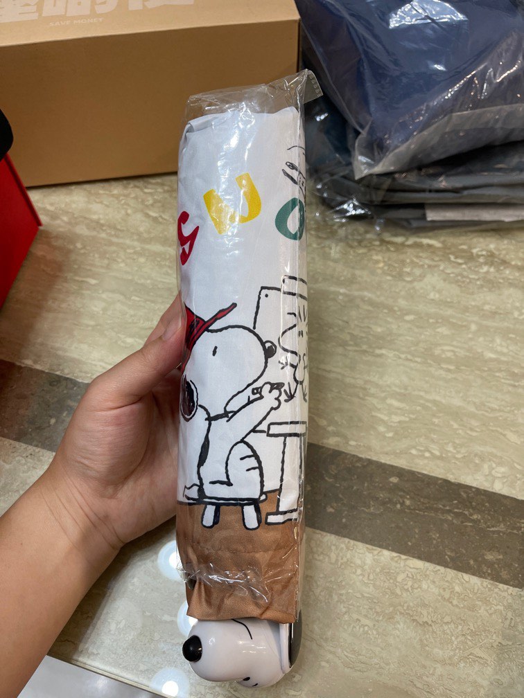 Snoopy umbrella with snoopy head handle, Everything Else on Carousell