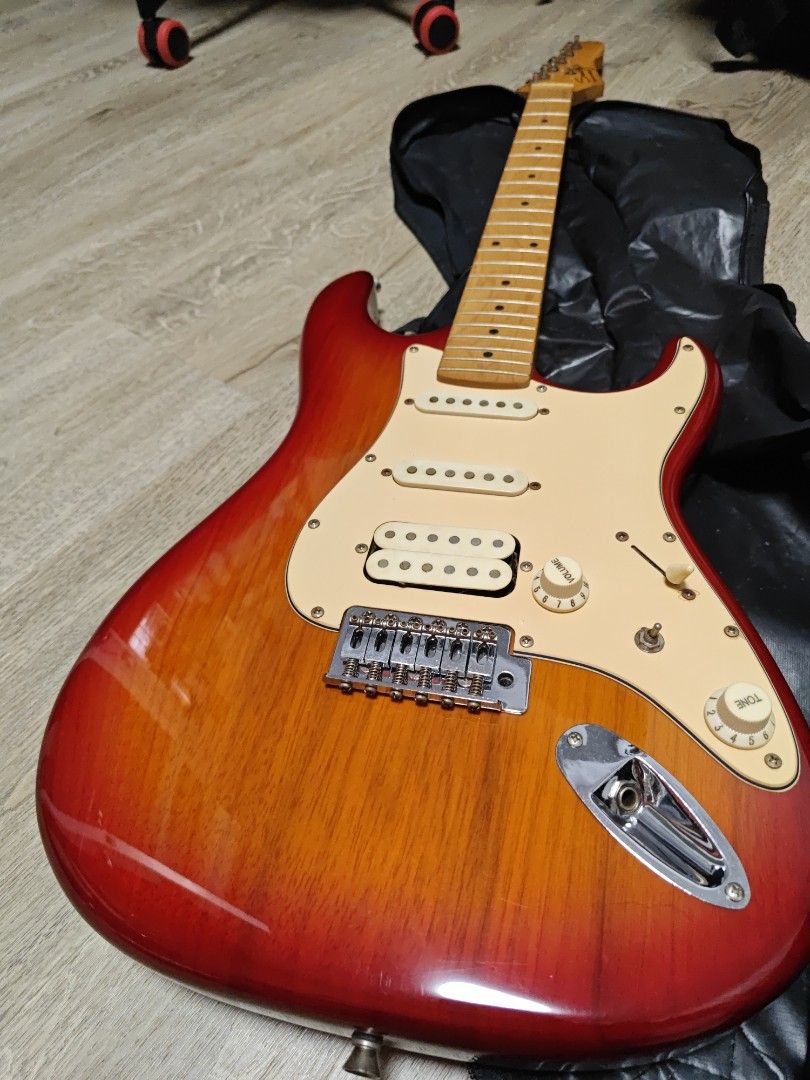 Swing Electric Guitar Startocaster SS-2, Hobbies & Toys, Music & Media ...