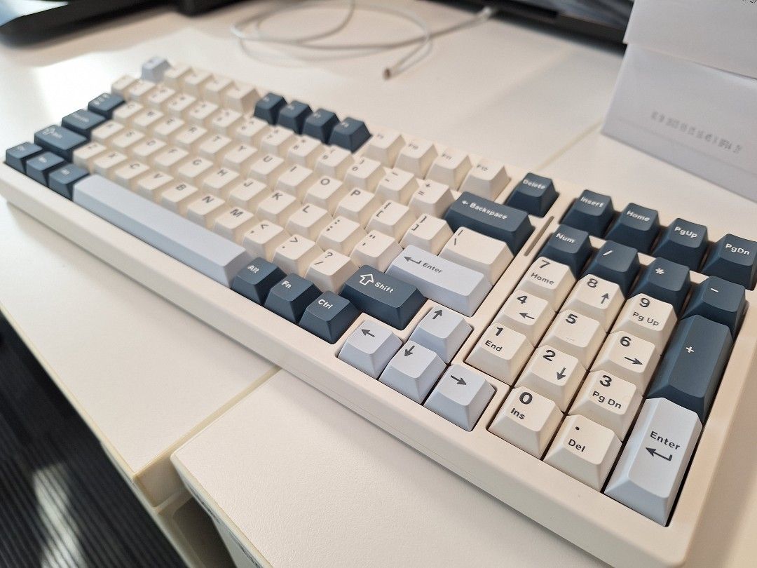 VGN V98 Pro Wireless Mechanical Keyboard, 電腦＆科技, 電腦周邊及配件, 電腦鍵盤及相關產品 ...