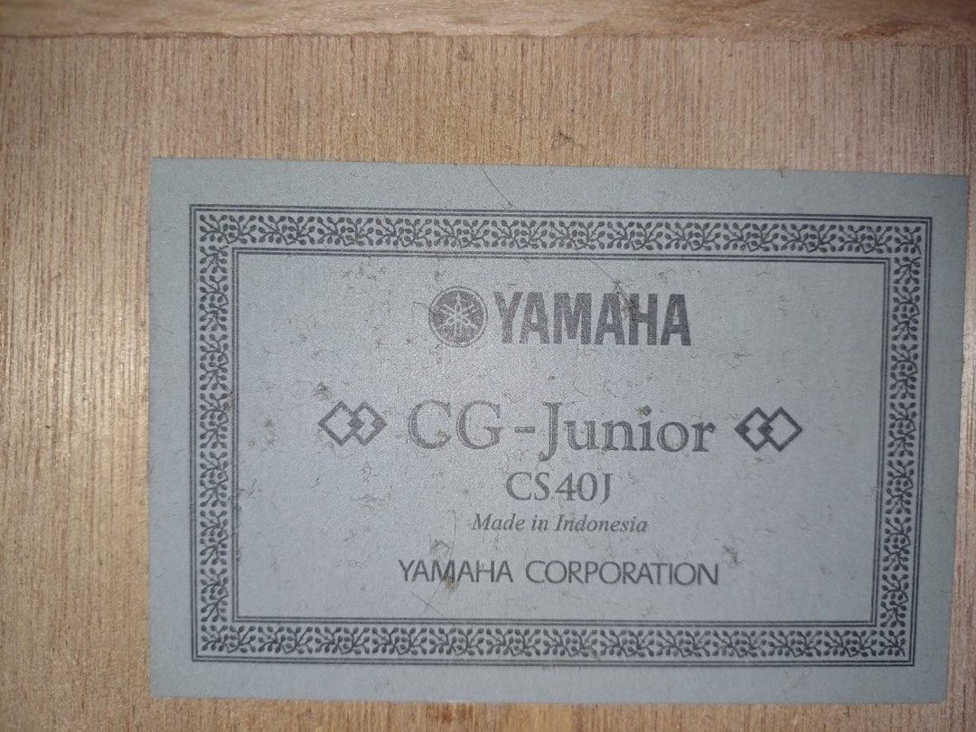 Yamaha CS40J Short Scale Mini Classic Guitar, Hobbies & Toys, Music & Media, Musical Instruments ...