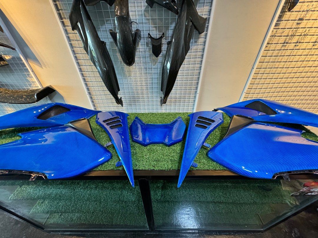 Yamaha T-Max 560 candytone blue twill carbon, Motorcycles, Motorcycle ...