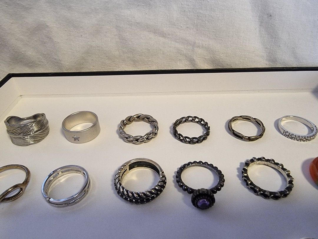 18 assorted Rings (+freebies), Women's Fashion, Jewelry & Organisers ...