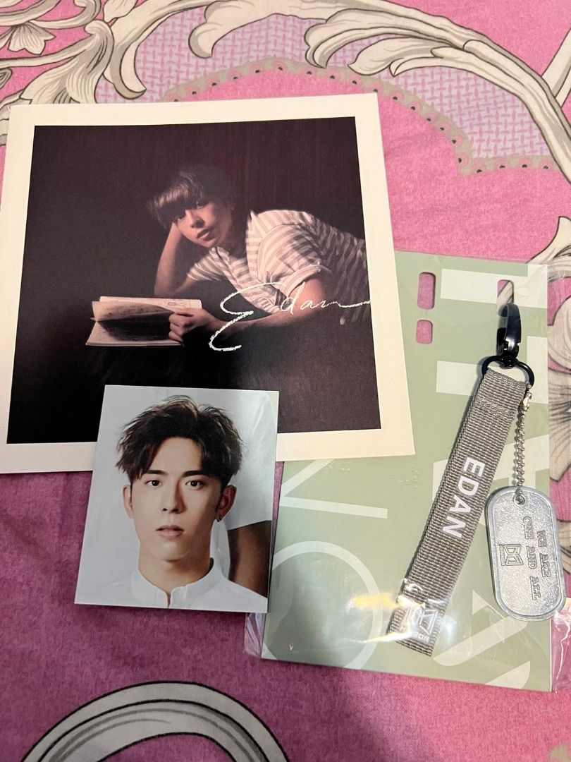 (退坑放) Mirror Edan One and all專輯 寫真集 + 演唱會Box set寫真 + tag, 興趣及遊戲, 收藏品及紀念品, 明星周邊 - Carousell