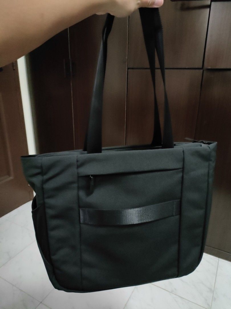 Alpaka bravo tote, Men's Fashion, Bags, Sling Bags on Carousell