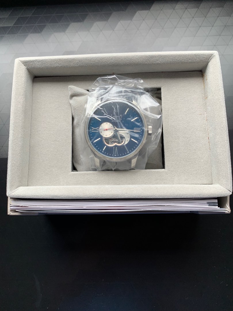 Arbutus Automatic Watch, Men's Fashion, Watches & Accessories, Watches ...