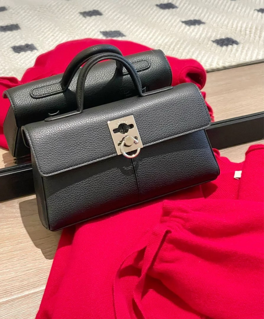 Cafune stance WOC shipping from Korea, Luxury, Bags & Wallets on Carousell