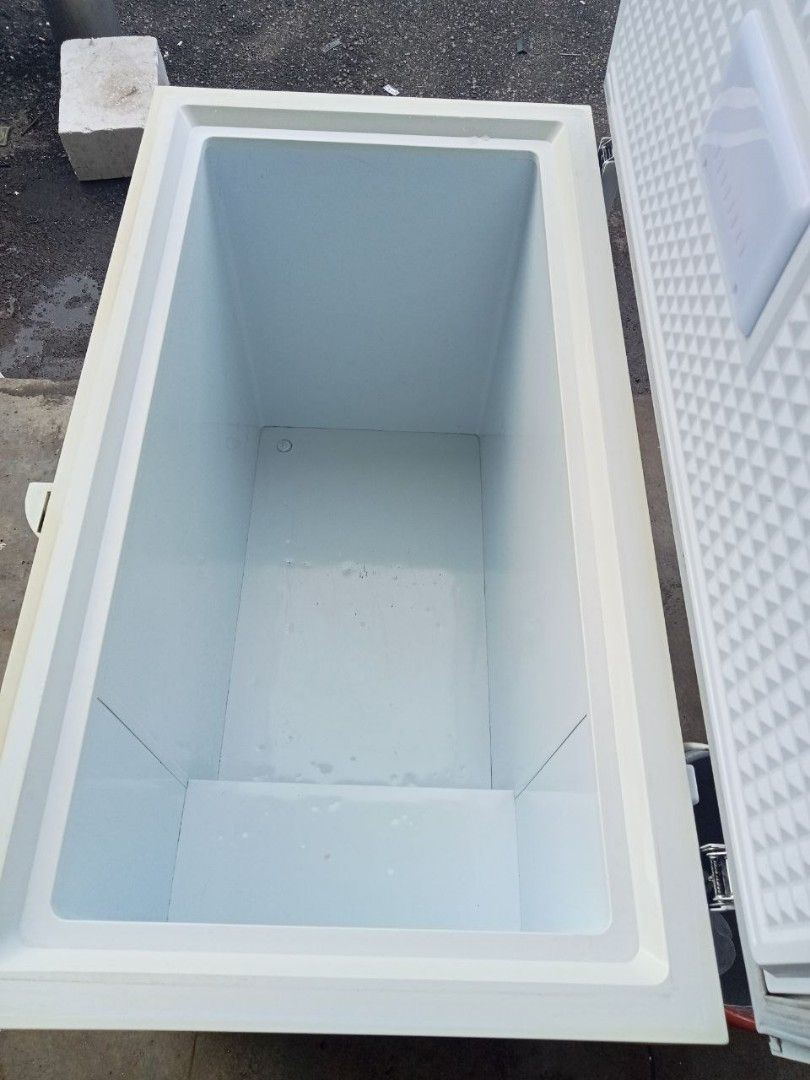 Chest Freezer 300L, TV & Home Appliances, Kitchen Appliances ...