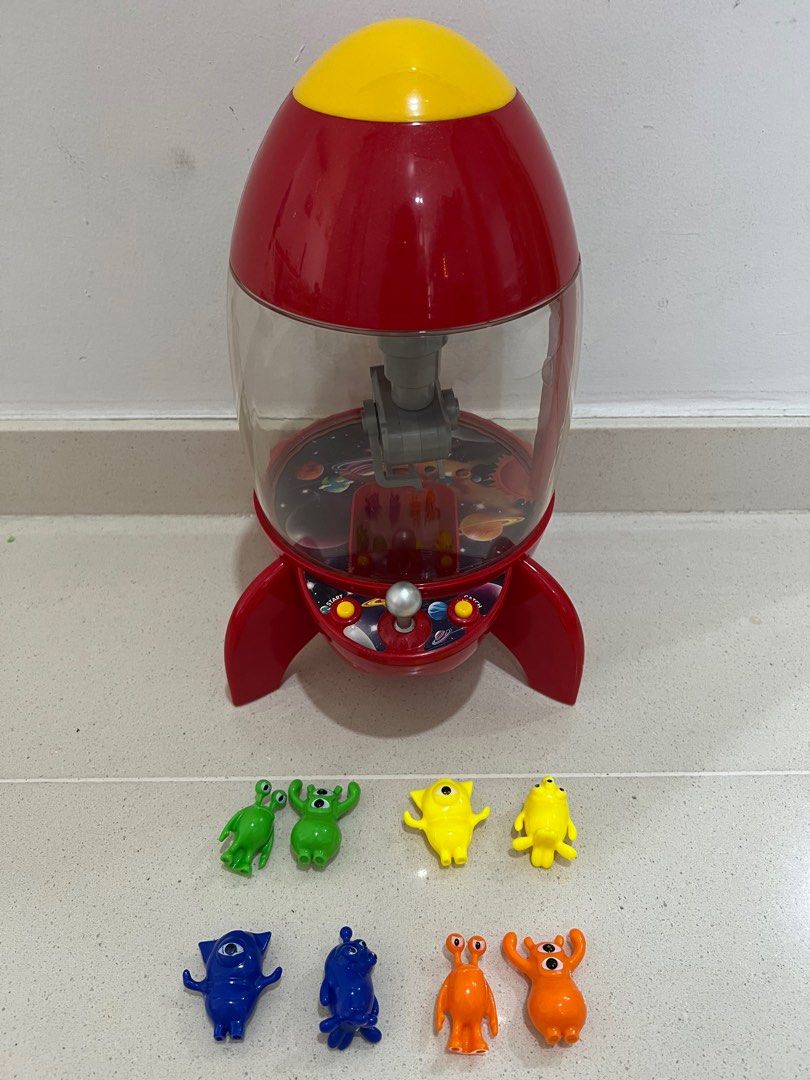 Claw Machine Grabber ET Rocket, Hobbies & Toys, Toys & Games on Carousell