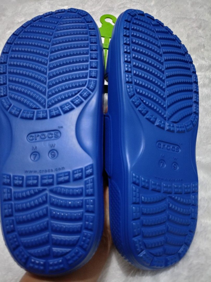 CROCS US M7/W9, Men's Fashion, Footwear, Slippers & Slides on Carousell