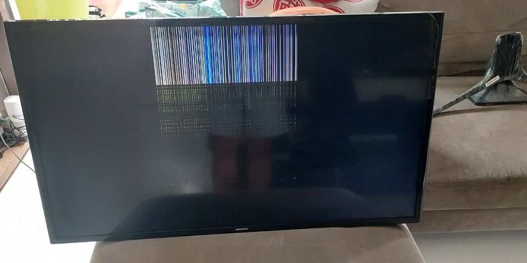 damaged Samsung tv, TV & Home Appliances, TV & Entertainment, TV on ...