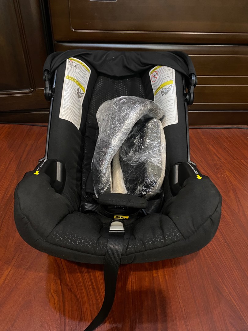 Doona Stroller/Car Seat, Babies & Kids, Going Out, Strollers on Carousell