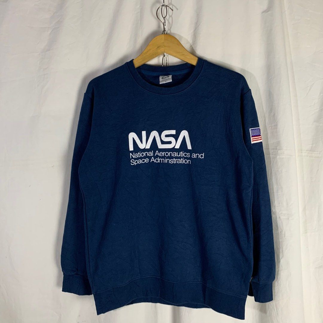 Fluke x nasa sweater crewneck, Fesyen Pria, Pakaian , Baju Luaran di ...