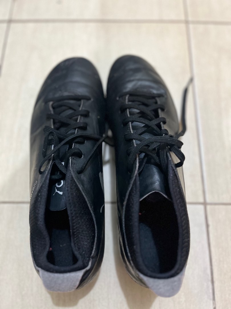 Football Shoes, Men's Fashion, Footwear, Sneakers on Carousell
