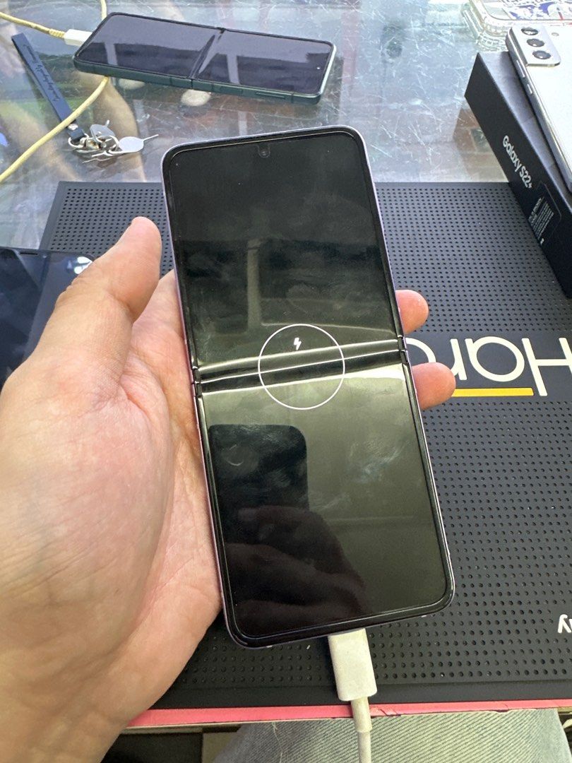 Galaxy Z Flip 3 Lavender 128GB, Mobile Phones & Gadgets, Mobile Phones ...