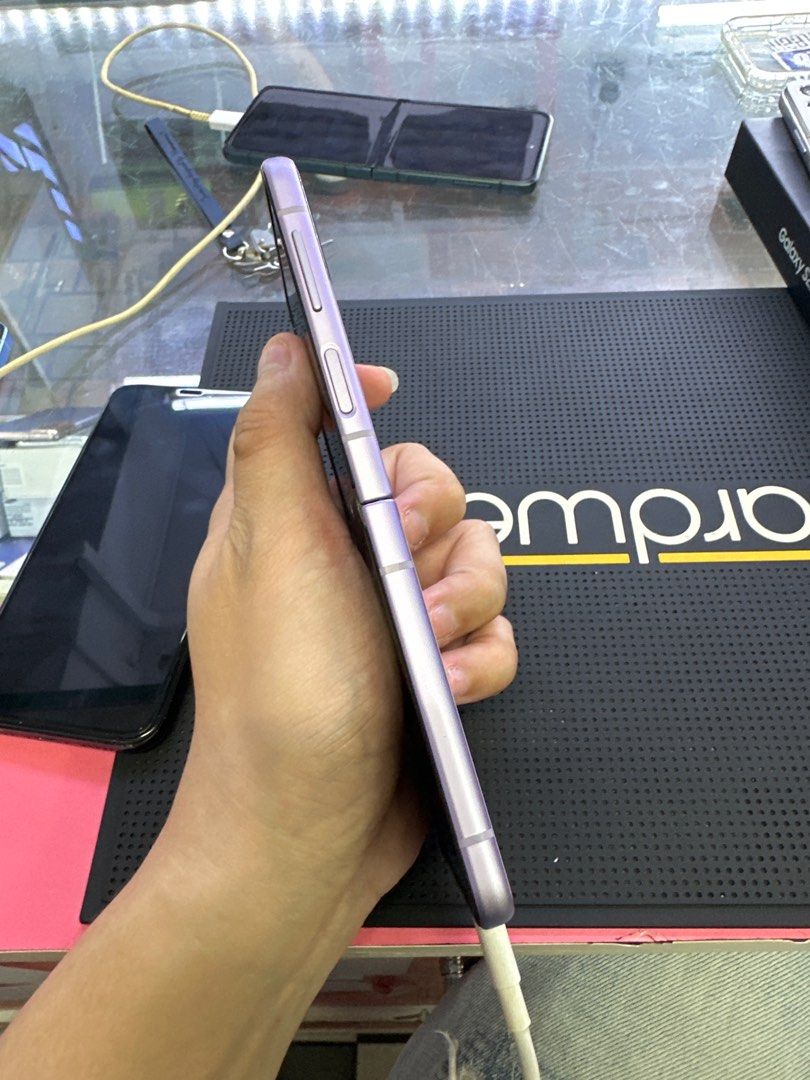 Galaxy Z Flip 3 Lavender 128GB, Mobile Phones & Gadgets, Mobile Phones ...