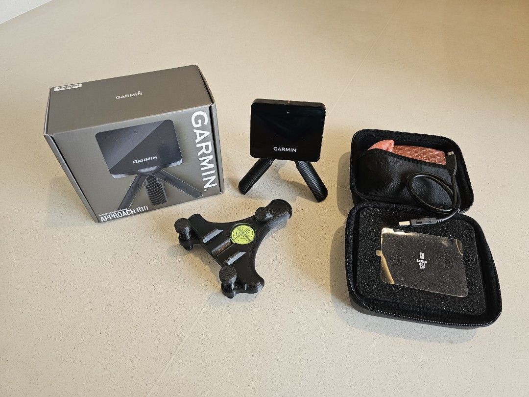 Garmin R10 Launch Monitor + Leveling Stand, Sports Equipment, Sports ...