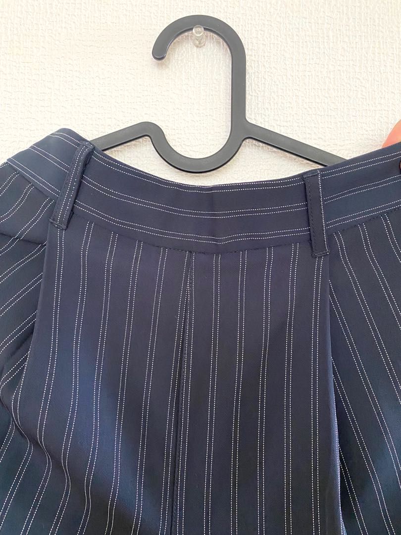 GU Uniqlo Navy Blue Pinstripe Trousers, Women's Fashion, Bottoms, Other Bottoms on Carousell