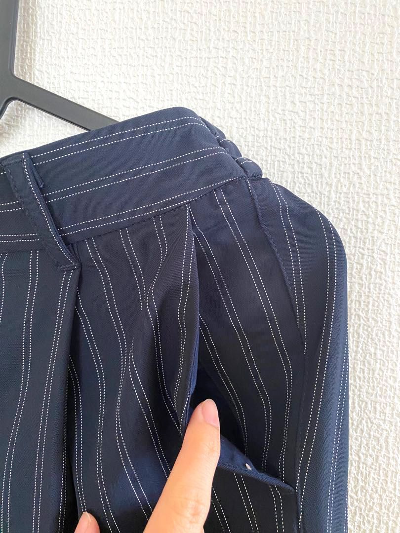 GU Uniqlo Navy Blue Pinstripe Trousers, Women's Fashion, Bottoms, Other Bottoms on Carousell