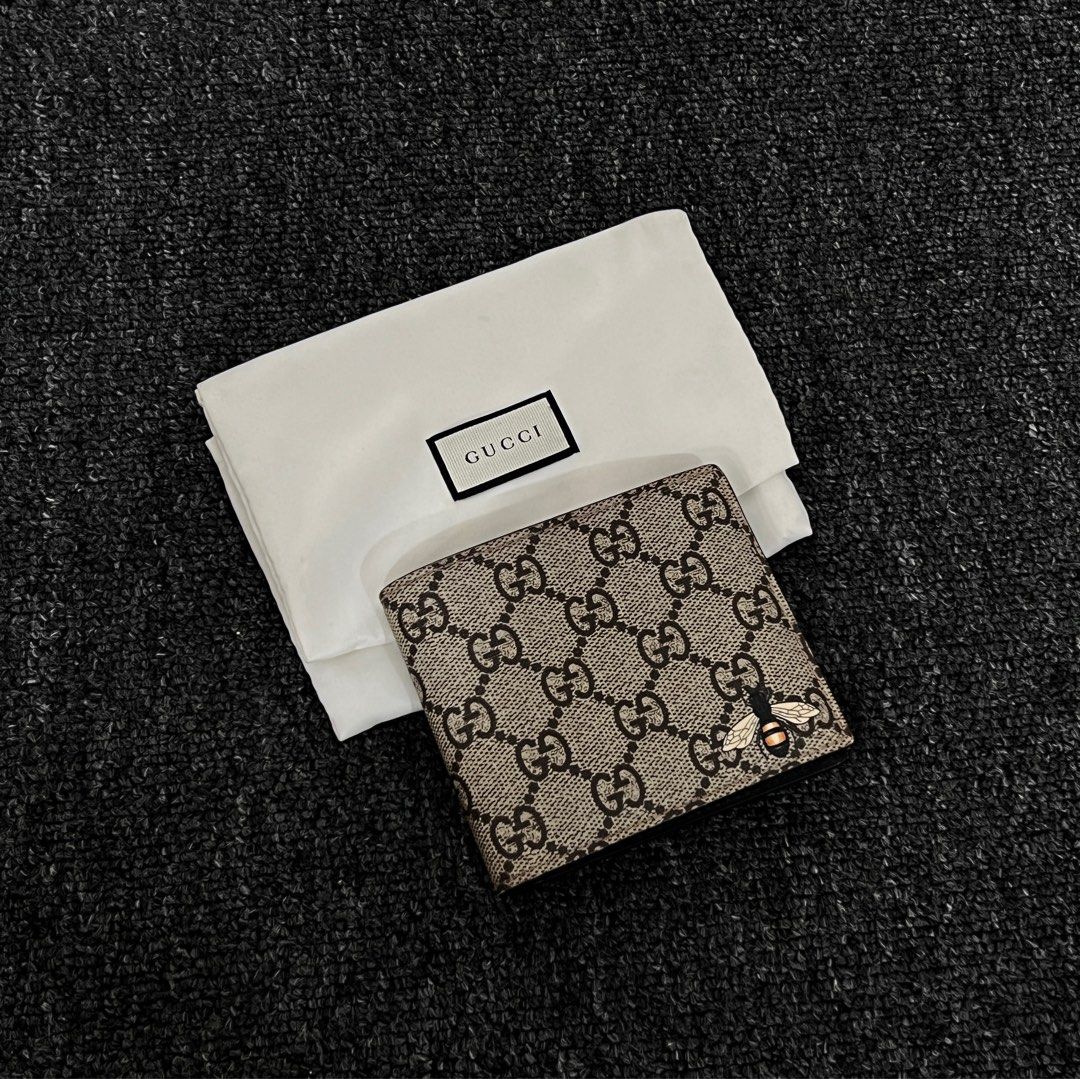 Gucci Bee Logo Wallet, Luxury, Bags & Wallets on Carousell