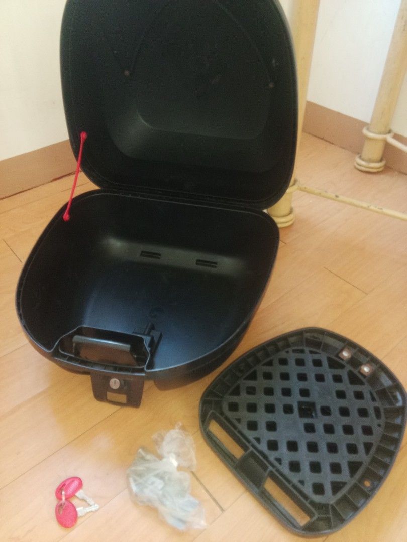 HNJ Top Box 30 liters, Motorbikes, Motorbike Parts & Accessories, Other ...