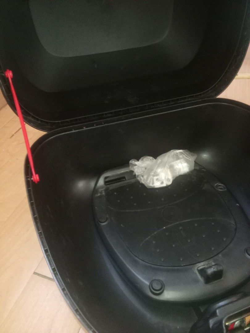 HNJ Top Box 30 liters, Motorbikes, Motorbike Parts & Accessories, Other ...