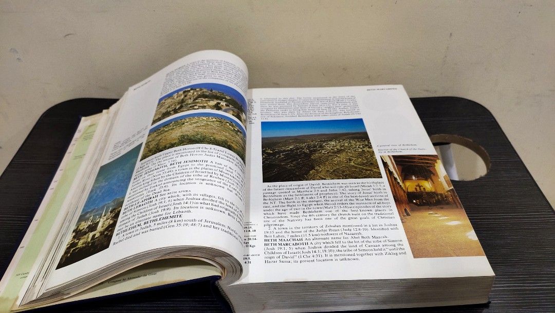 Illustrated Dictionary & Concordance of the Bible, Hobbies & Toys ...