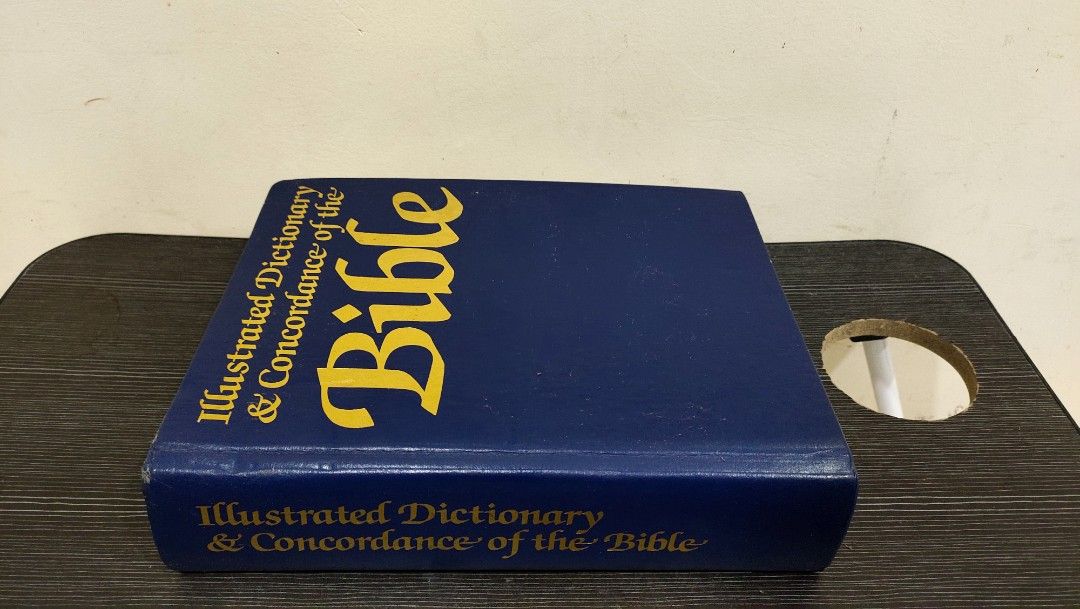 Illustrated Dictionary & Concordance of the Bible, Hobbies & Toys ...