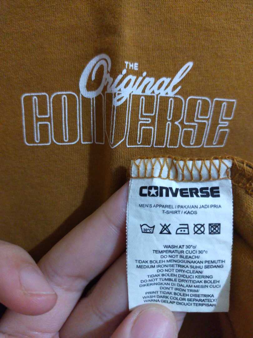 KAOS CONVERSE ORIGINAL, Fesyen Pria, Pakaian , Atasan di Carousell