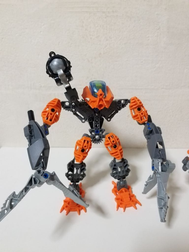 LEGO Bionicle 8946 Matoran Photok / 8687 Phantoka Toa Pohatu, Hobbies ...