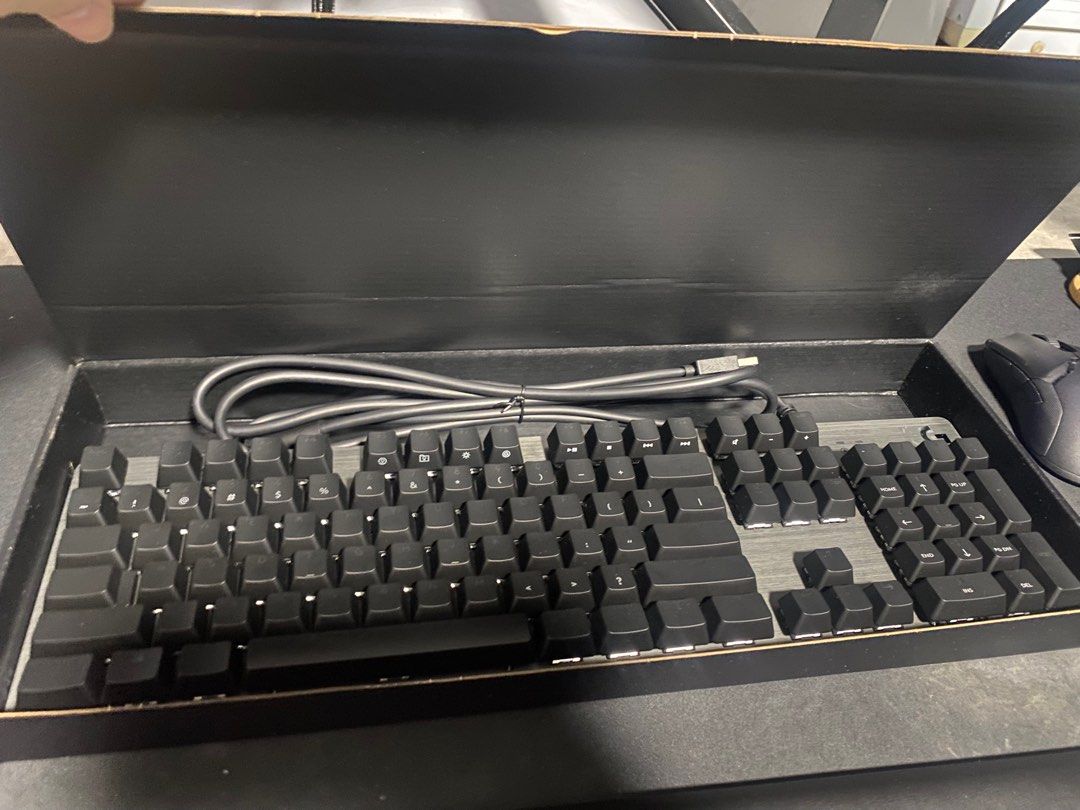 Logitech G512 Carbon RGB Mechanical Gaming Keyboard - FREE G513 WRIST ...