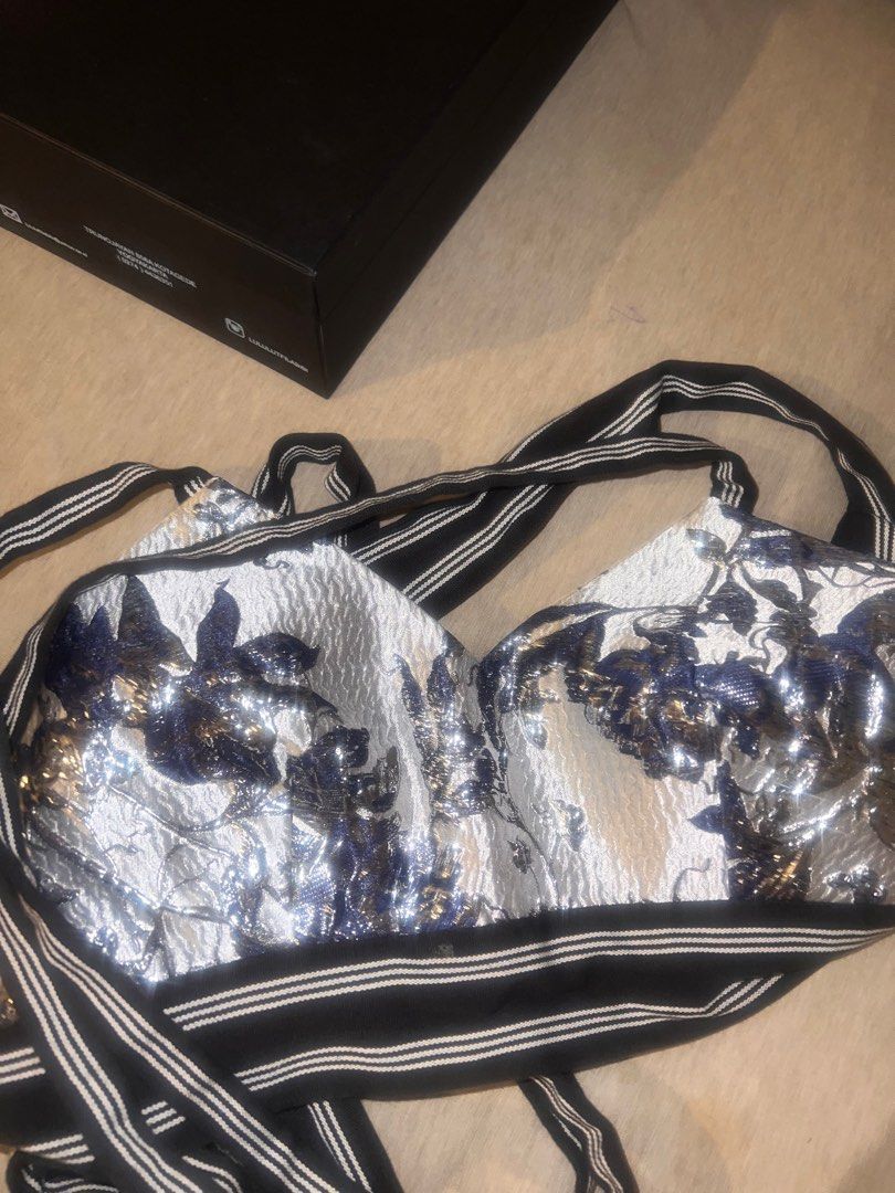 Lulu Lutfi Labibi Top, Fesyen Wanita, Pakaian Wanita, Atasan di Carousell