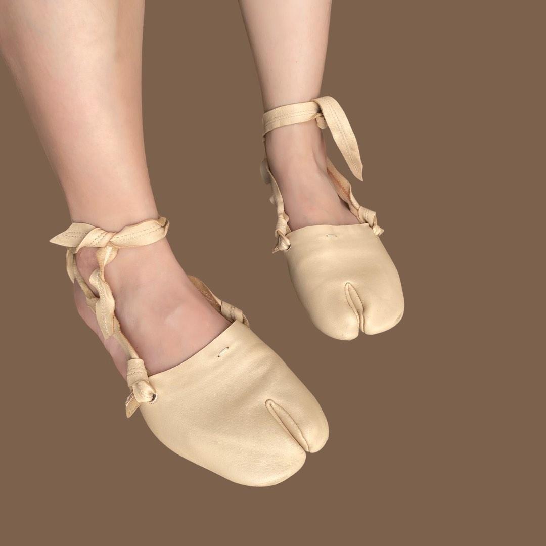 Maison Margiela tabi knot ballerina flats in nude / beige, Women's ...