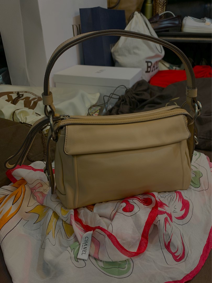 MARC JACOBS PRISM 24, Luxury, Bags & Wallets on Carousell