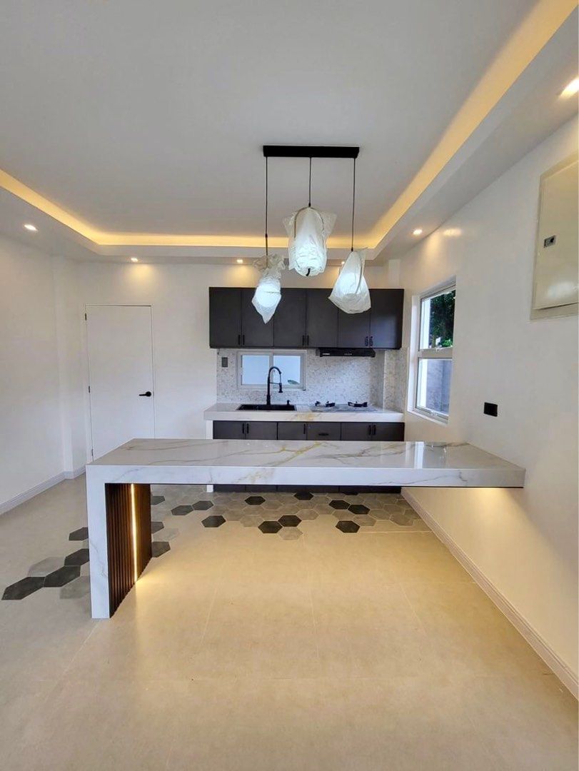 Modern House w/ Jacuzzi in Spring Country by Filinvest, Quezon City ...