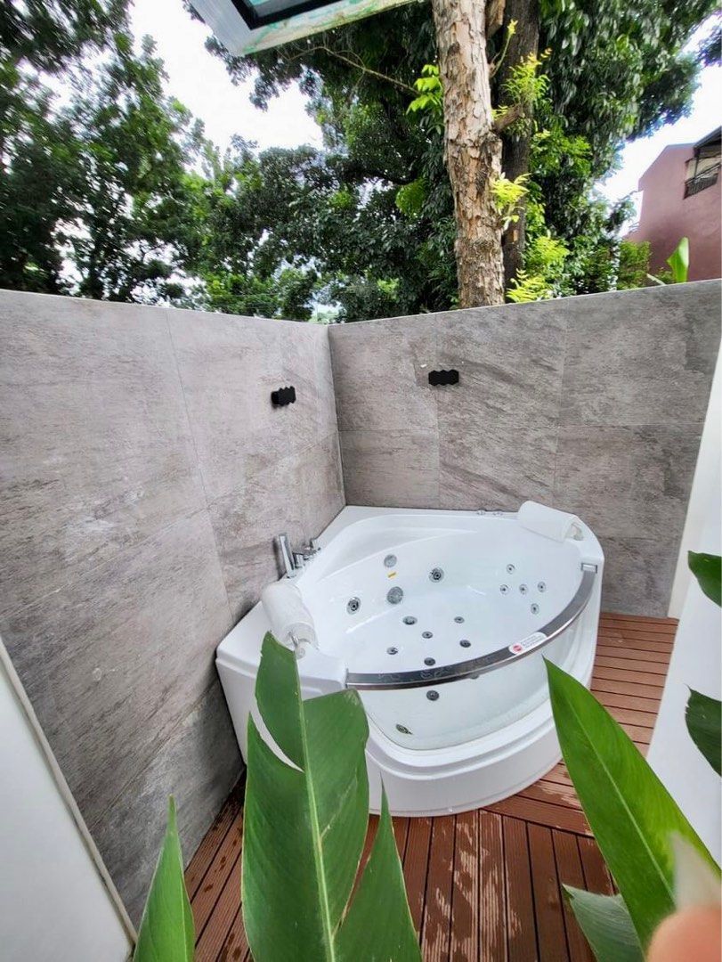 Modern House w/ Jacuzzi in Spring Country by Filinvest, Quezon City ...