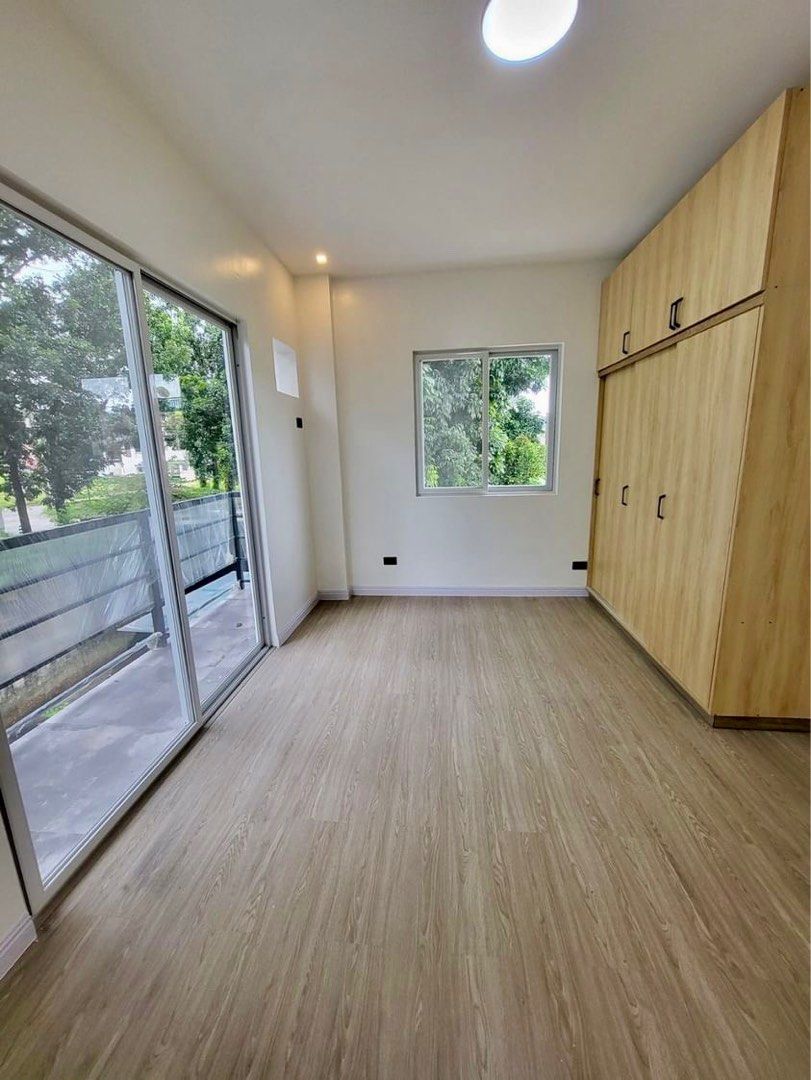 Modern House w/ Jacuzzi in Spring Country by Filinvest, Quezon City ...