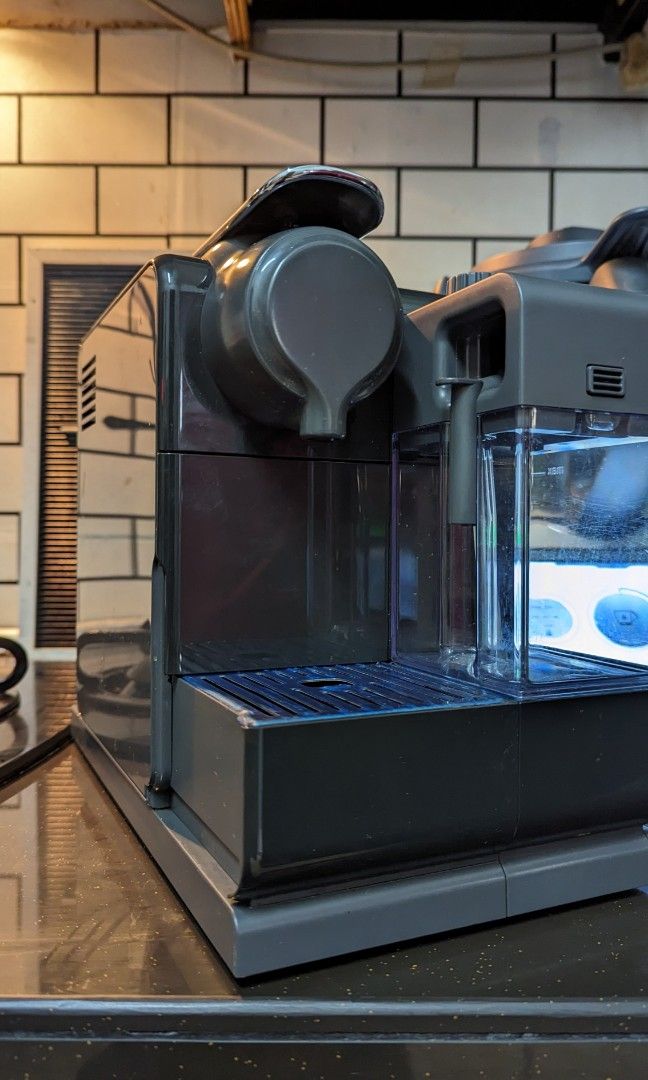 Nespresso F521-ME-BK-NE Lattissima Touch Fully Automatic Capsule ...