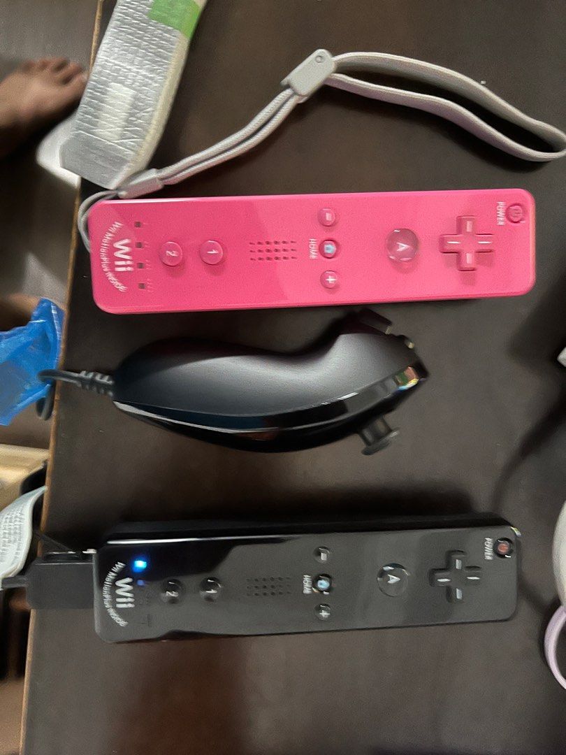 Nintendo Wii + Extra controller + games, Video Gaming, Video Game ...
