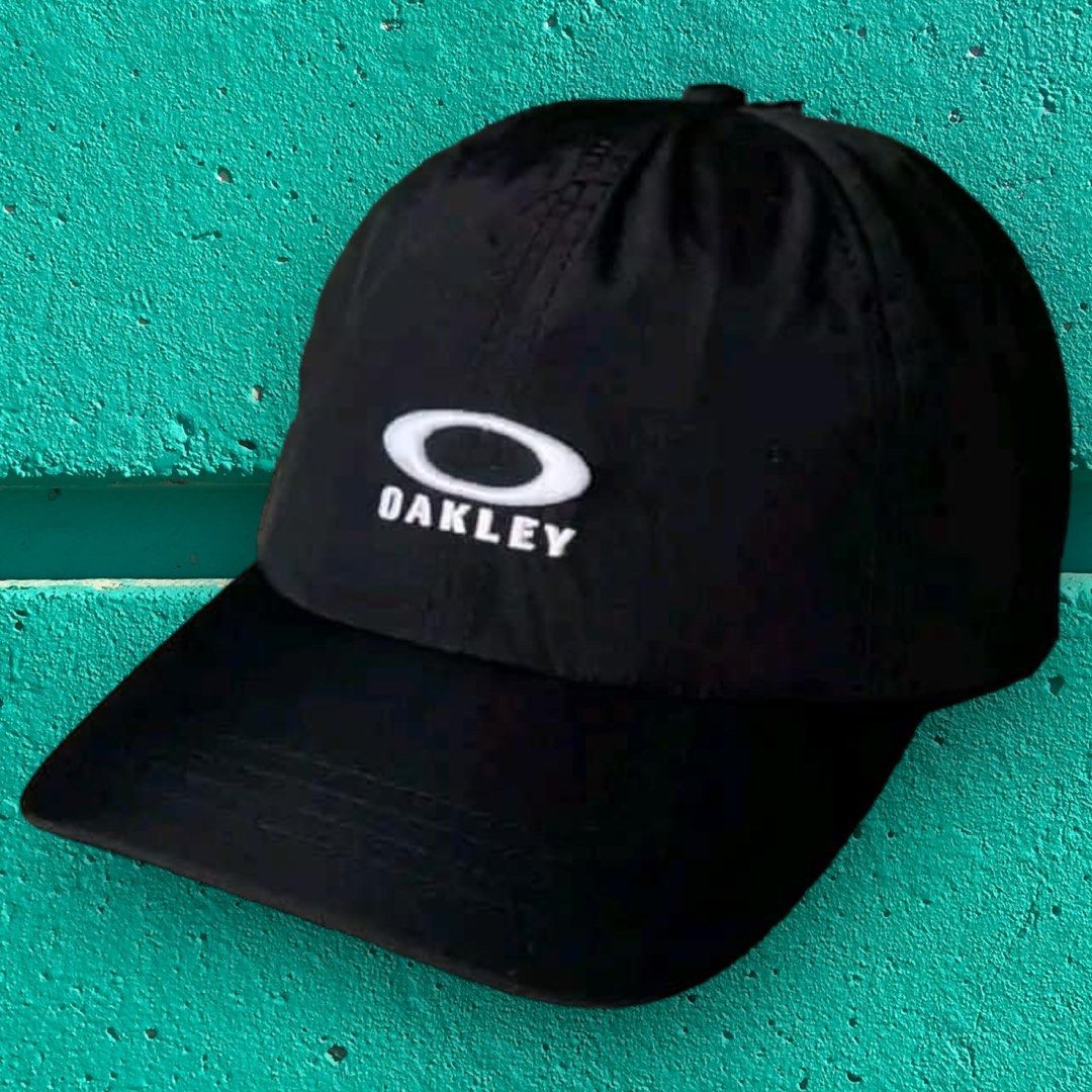 Oakley Cap, Men's Fashion, Watches & Accessories, Caps & Hats on Carousell