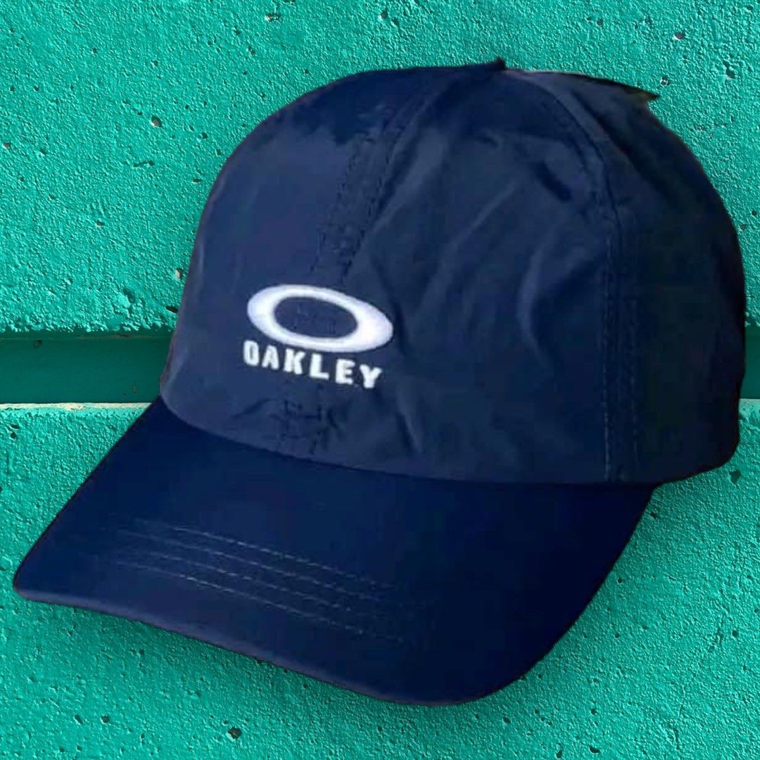 Oakley Cap, Men's Fashion, Watches & Accessories, Caps & Hats on Carousell
