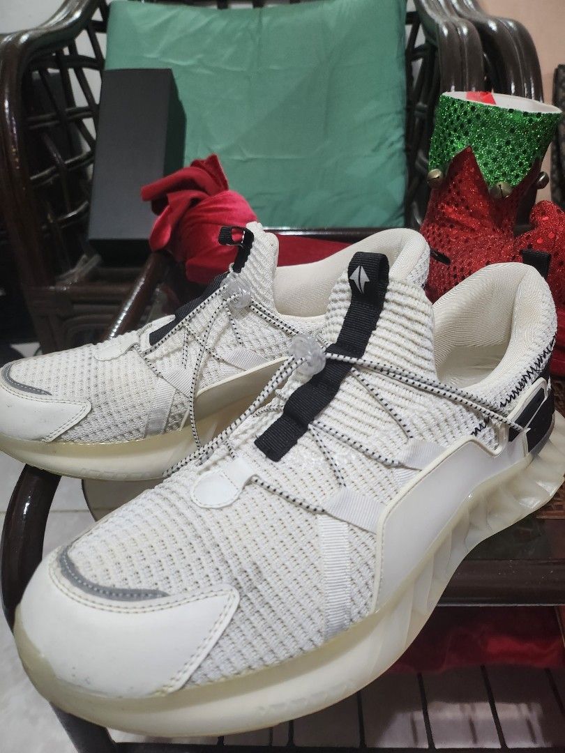 One Up by World Balance Meteoric White Shoes, Men's Fashion, Footwear ...