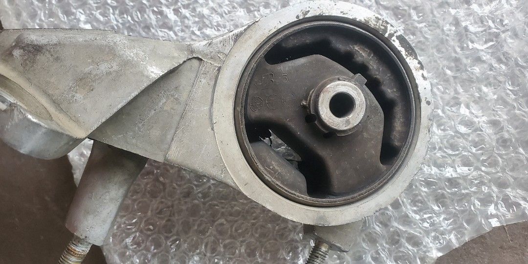 Perodua Kenari Engine Mounting, Auto Accessories on Carousell