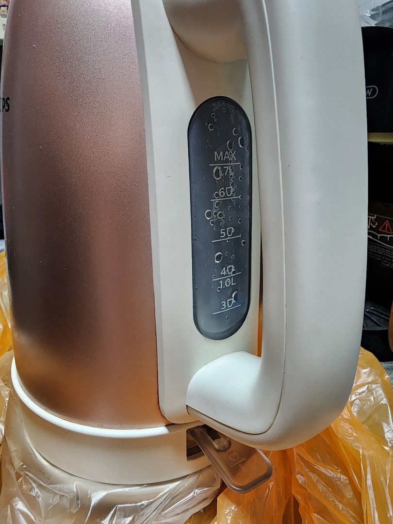 Philips HD9350/96 Kettle. Daily Collection. 1.7L Capacity. Spring Lid ...