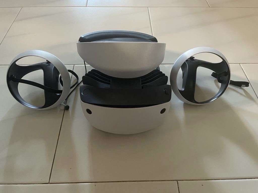 PlayStation 5 VR2 - PS5 VR2 with controller charging station, Video ...