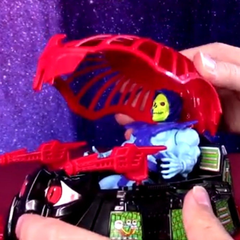 He-Man MOTU Retro SKELETOR and ROTON (Evil Assault Vehicle) action ...