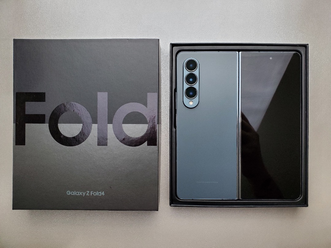 Samsung Galaxy Z Fold G Graygreen Complete With Box Openline Mobile Phones Gadgets