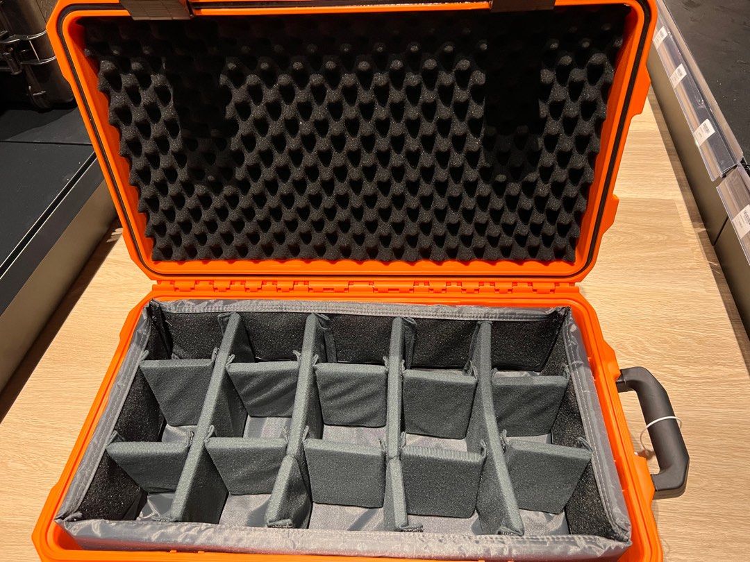 SMRITI pull rod hard case (small 5129), Photography, Photography ...